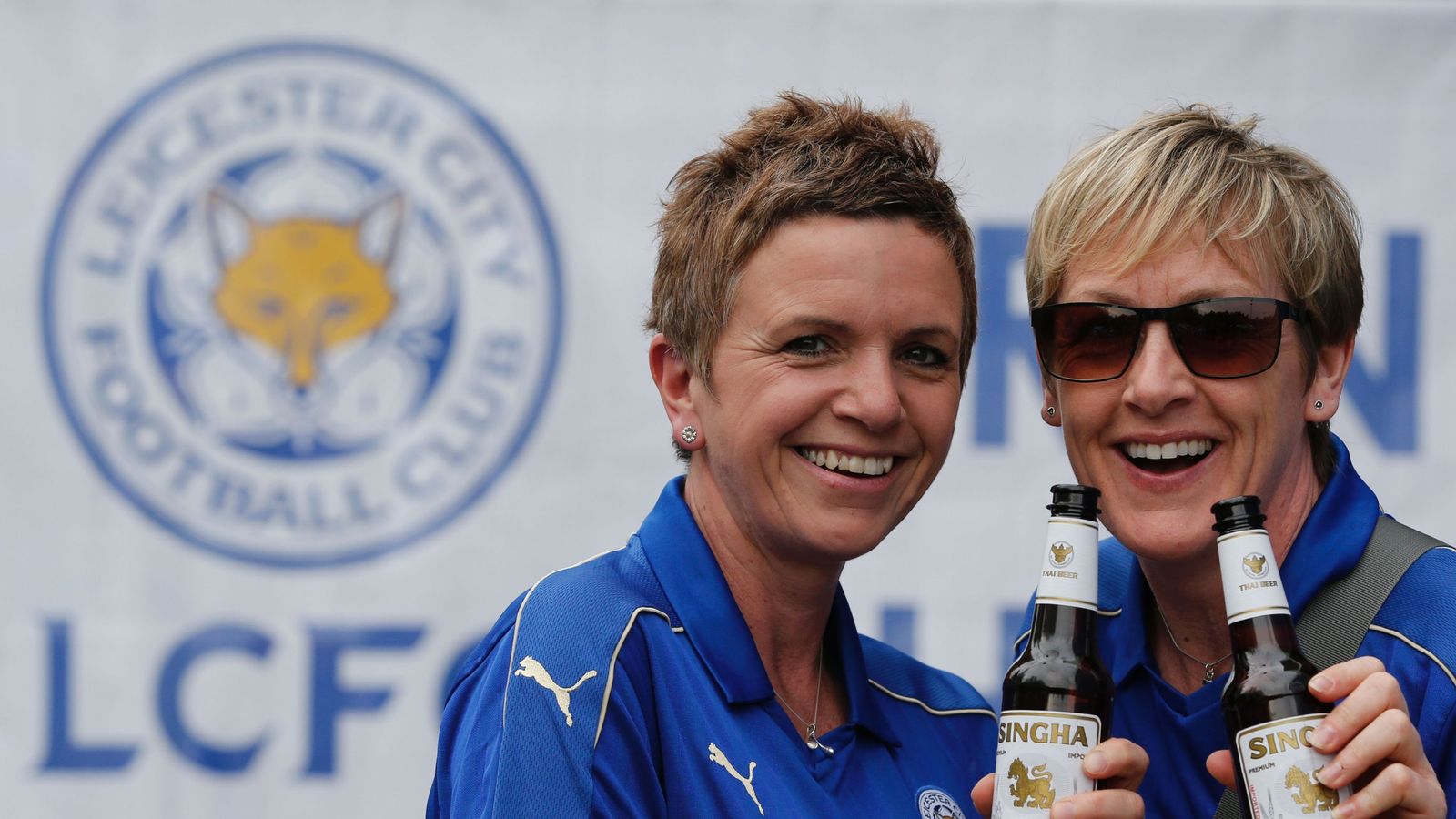 Leicester celebrate Premier League title with free beer, crisps and ...