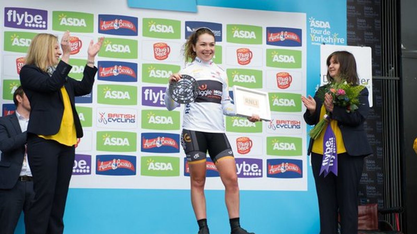 Lucy Garner beaten by Kirsten Wild in women's Tour de Yorkshire ...