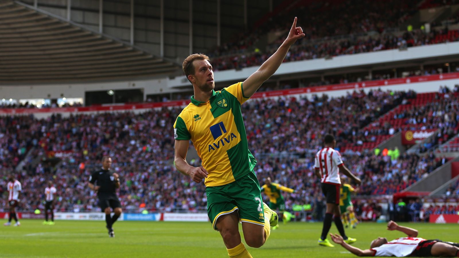 Steven Whittaker signs new one-year contract at Norwich | Football News ...