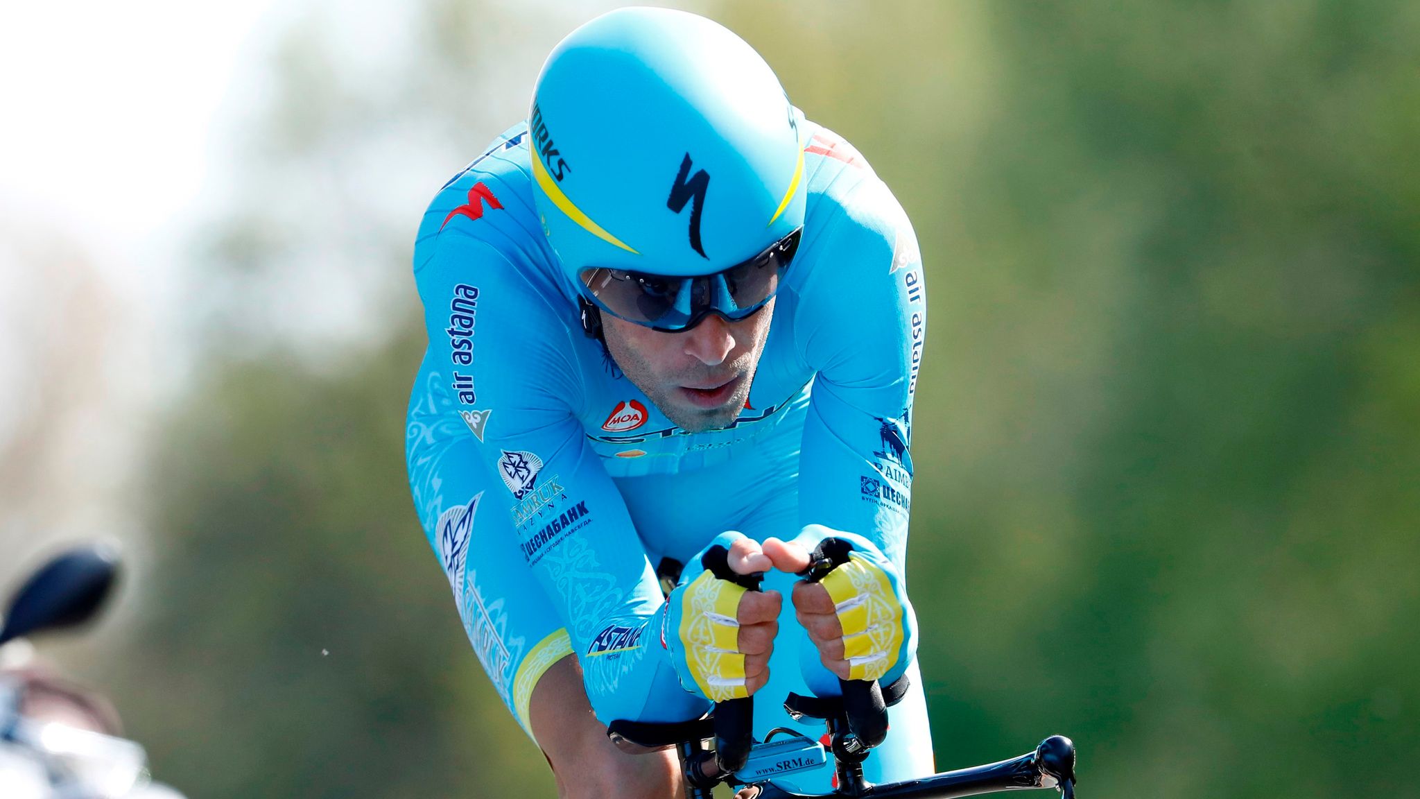 Giro d'Italia: Tom Dumoulin takes lead by winning stage one time trial ...
