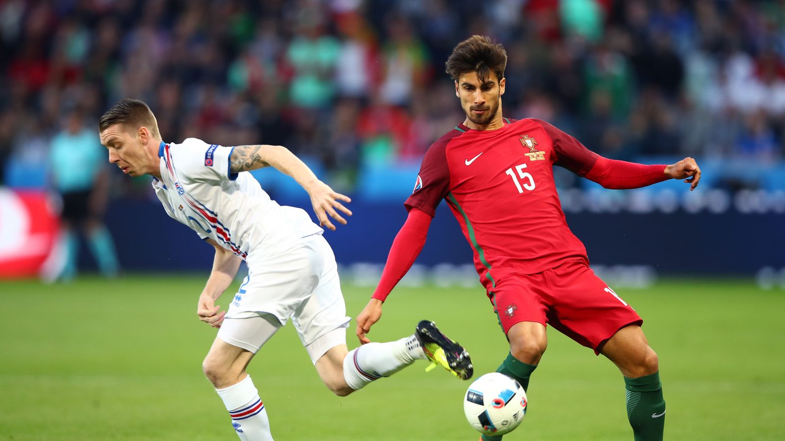 Andre Gomes seals Barcelona transfer from Valencia for £41.7m ...