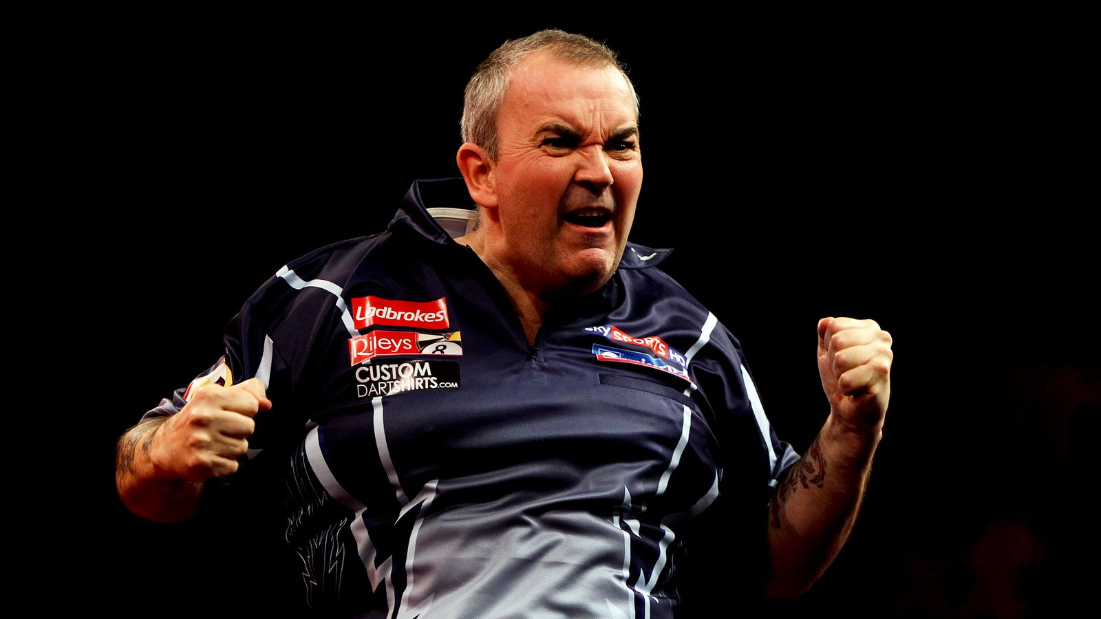 Phil Taylor beats Michael van Gerwen in group stage of Champions League ...