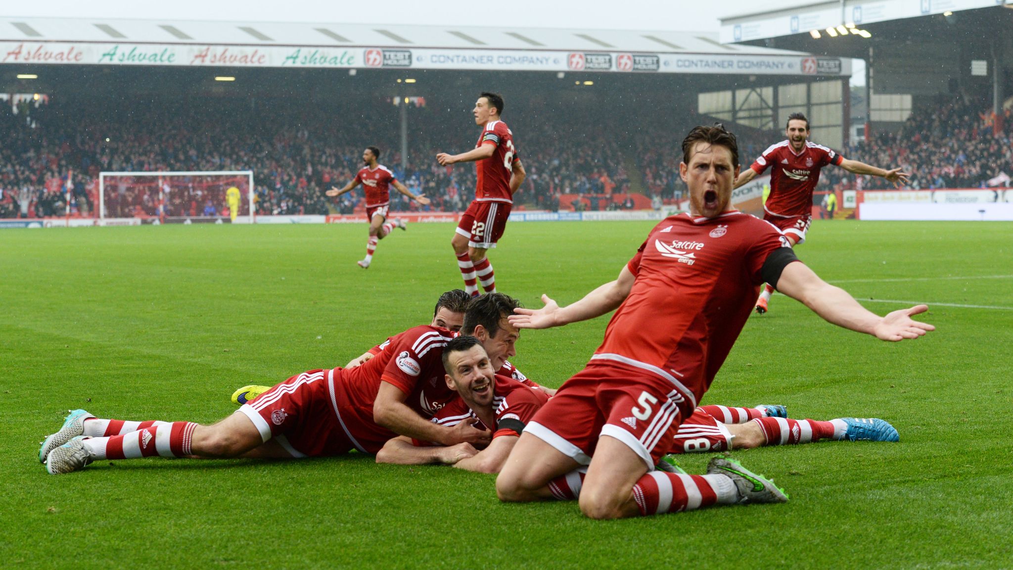 Aberdeen players the first in Britain to report for pre-season training ...
