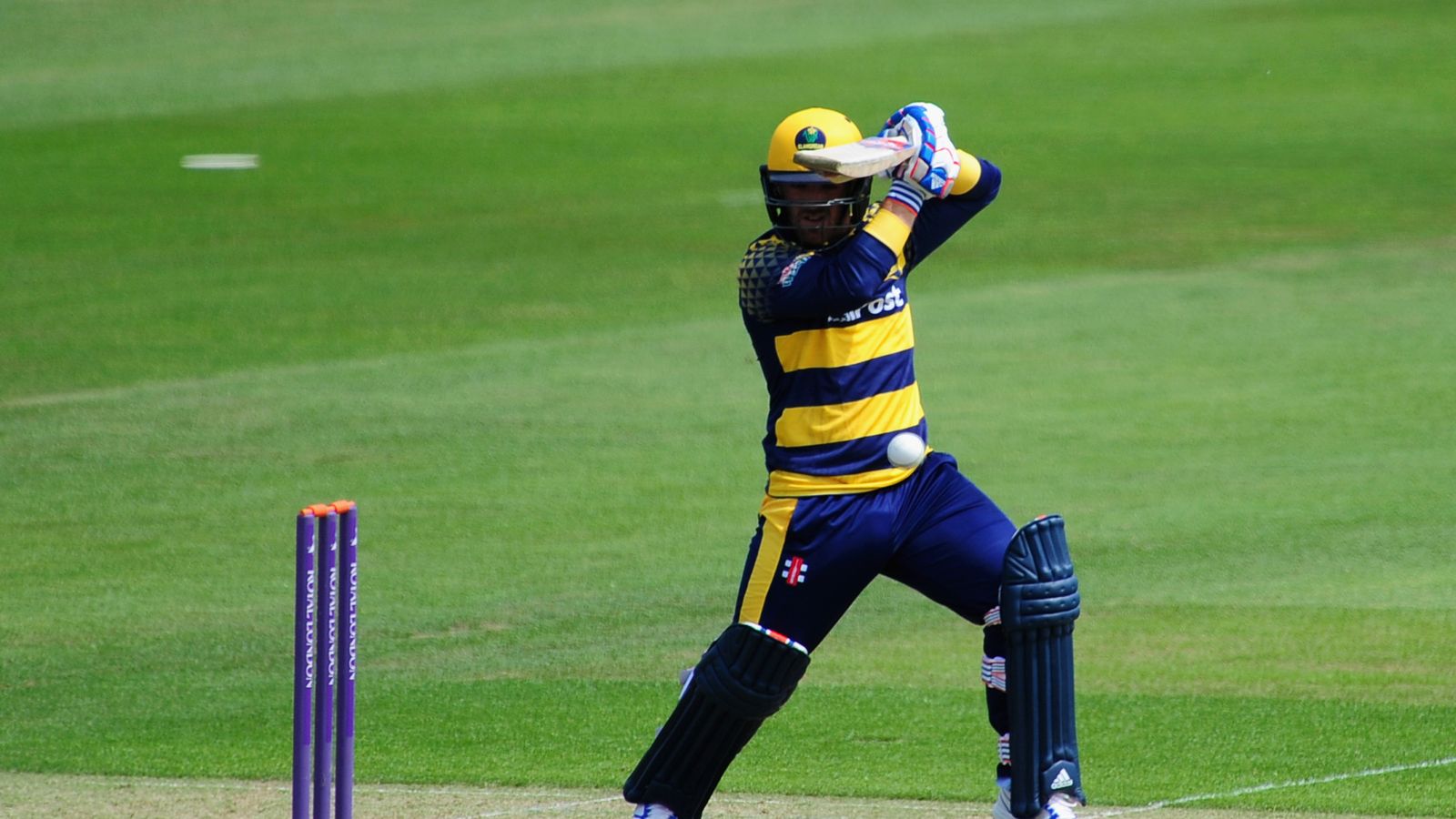 David Lloyd signs contract extension at Glamorgan to run until 2019 ...