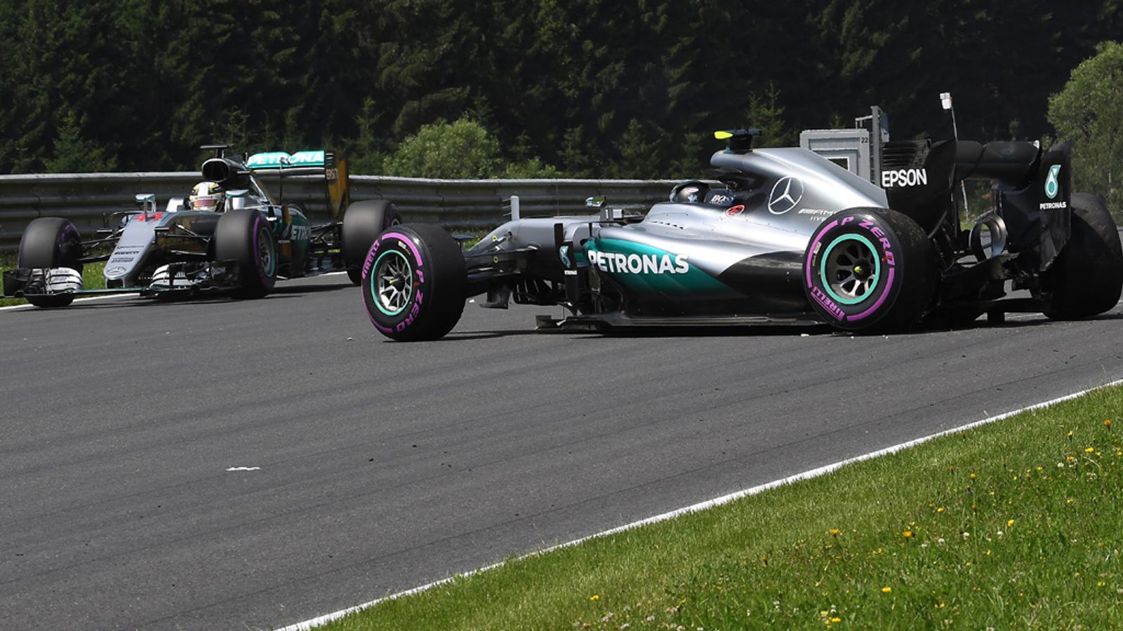 Nico Rosberg and Lewis Hamilton's crash in Austria: What the other ...