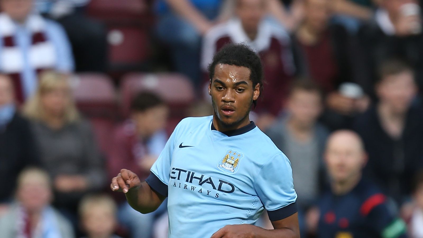 Sunderland sign Manchester City defender Jason Denayer on loan ...