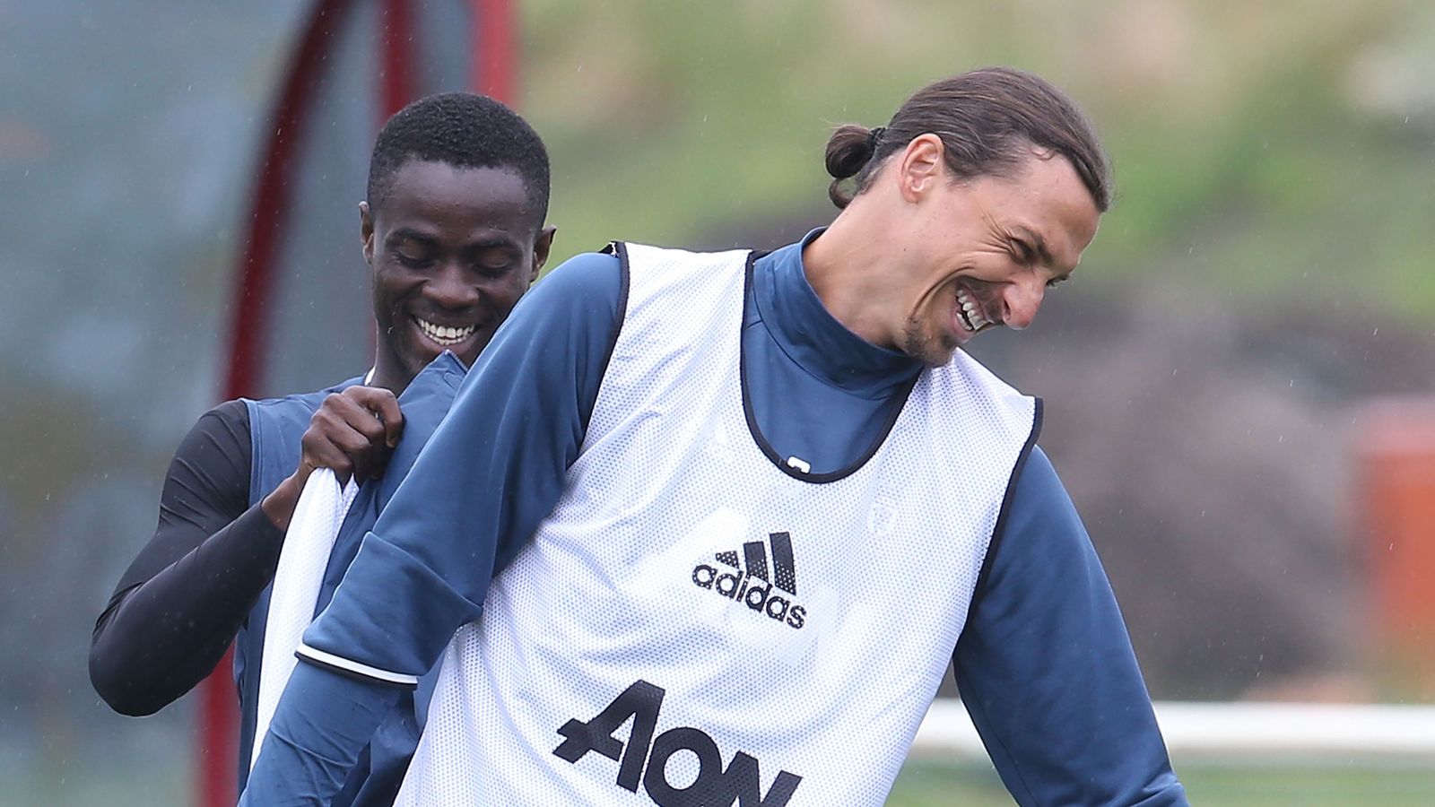 Zlatan Ibrahimovic trains with Manchester United for first time ...