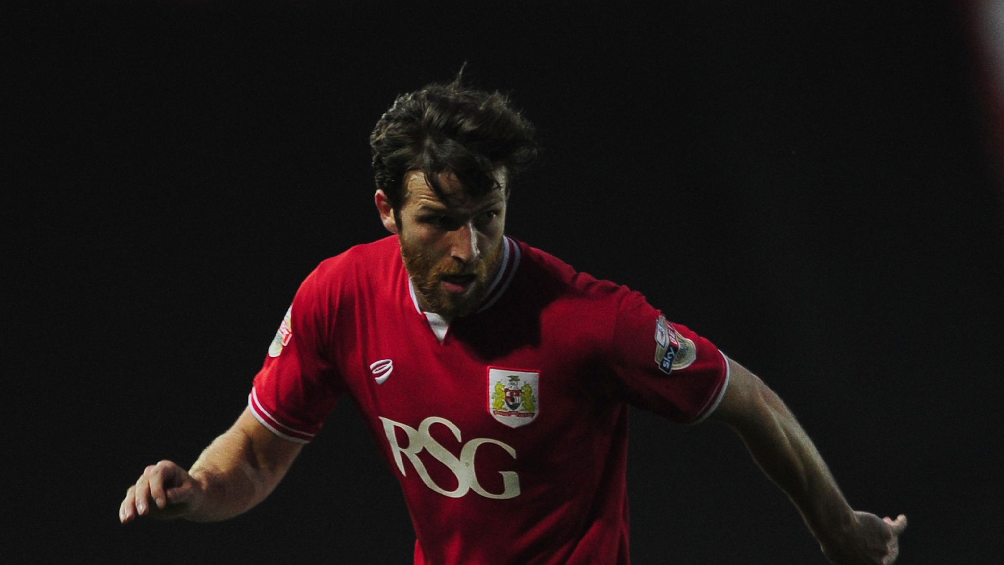 Bristol City sign Adam Matthews on season-long loan from Sunderland ...