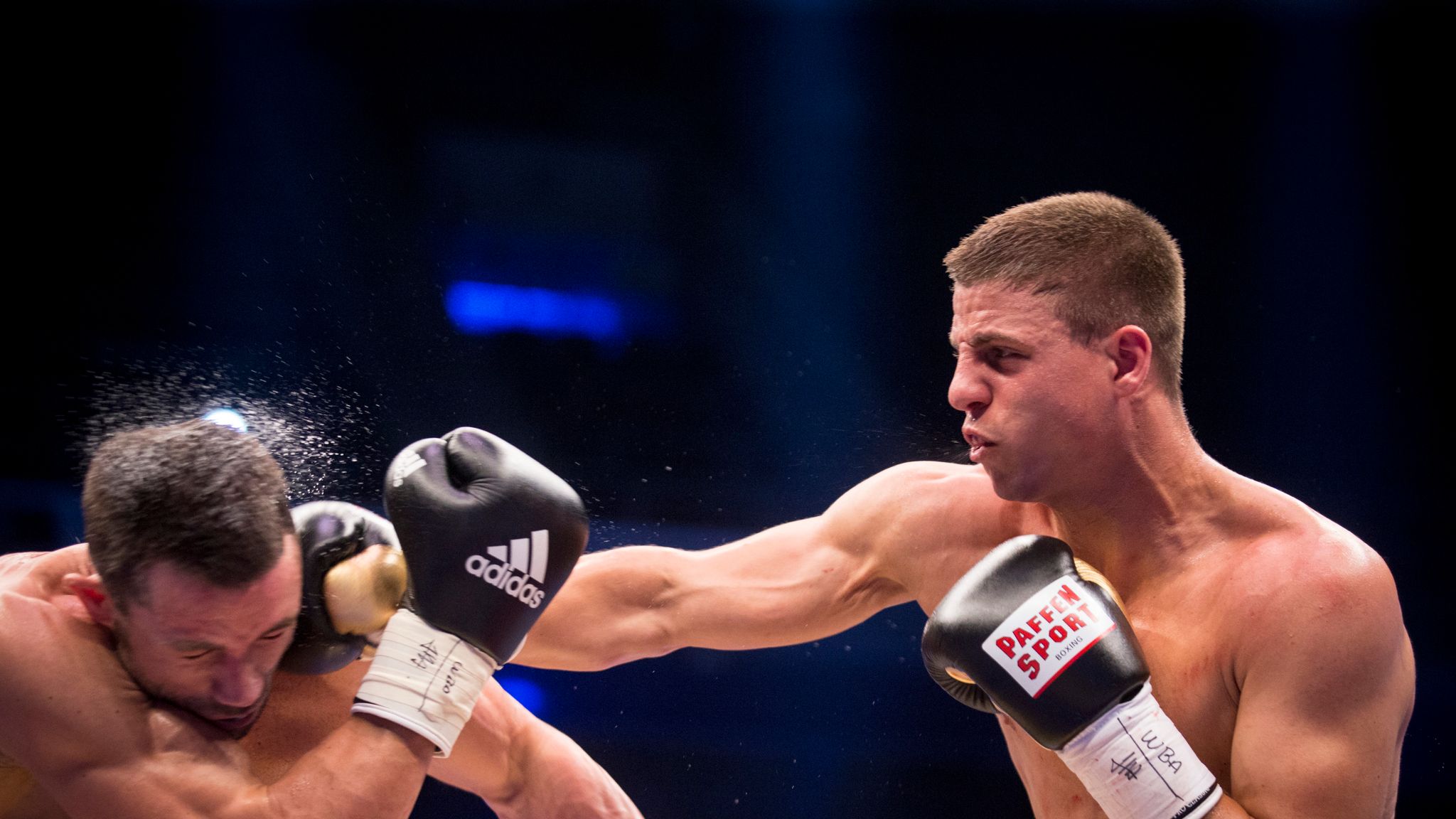 Giovanni De Carolis still world champion after draw with Tyrone Zeuge ...