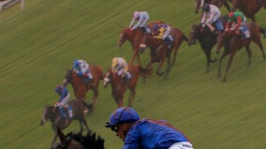 Hat-trick haul for Sir Roderic at Sandown | Racing News | Sky Sports