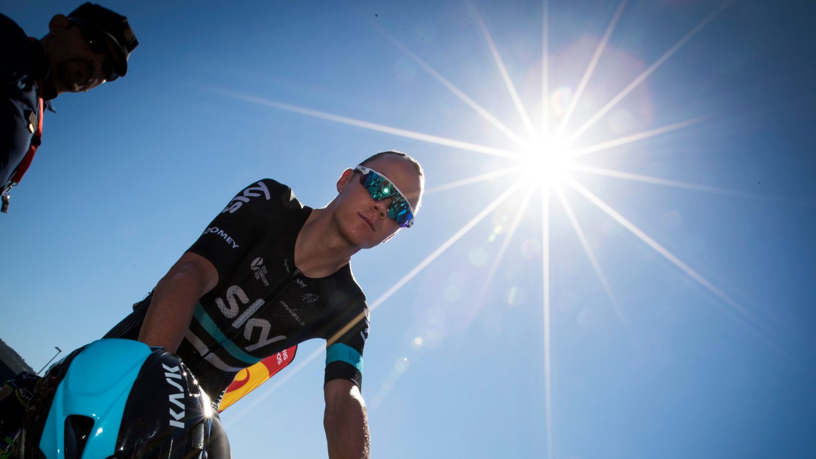 Froome dodges late Vuelta crash | Cycling News | Sky Sports