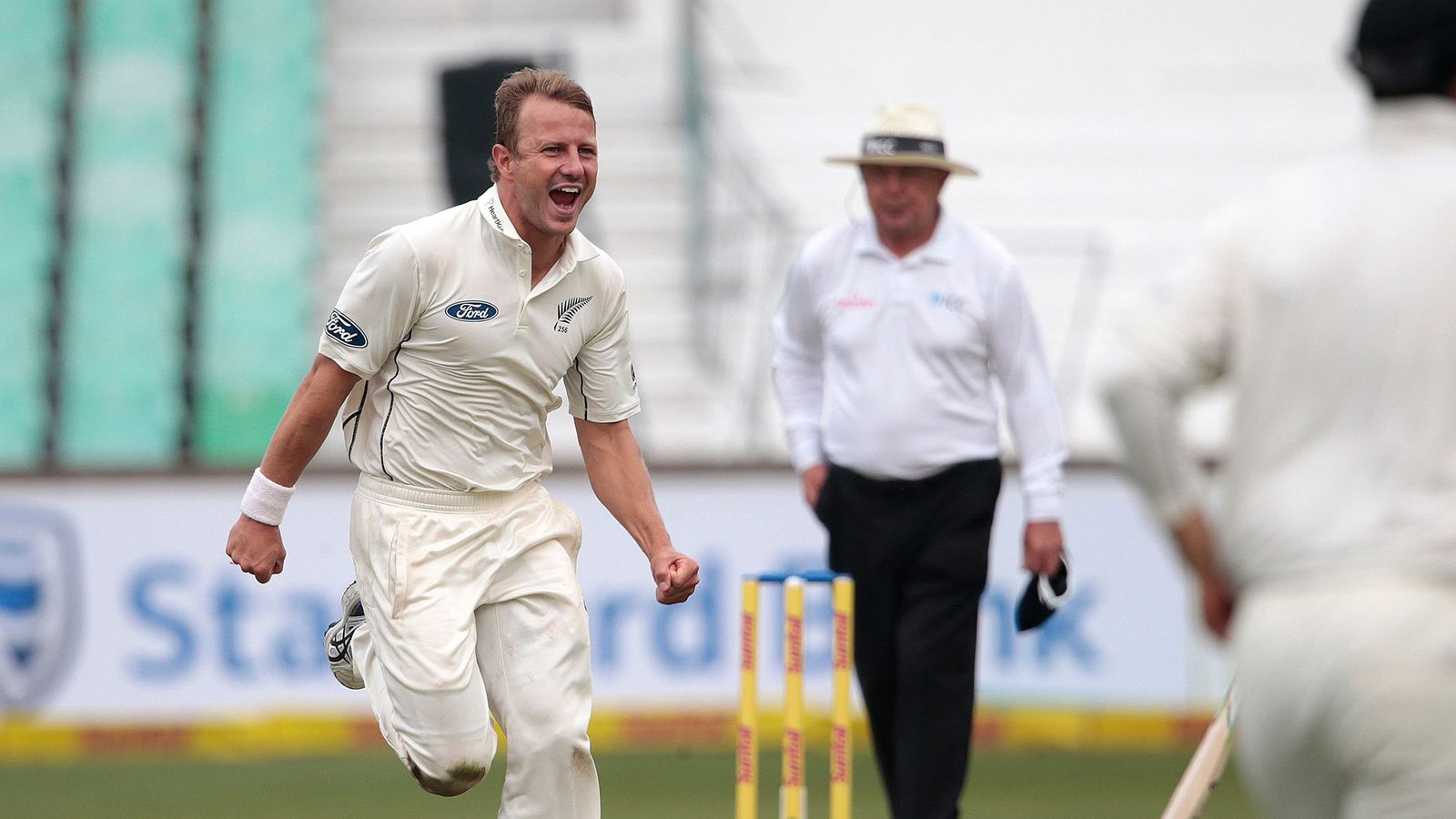 New Zealand's Neil Wagner a doubt to face South Africa after fracturing ...