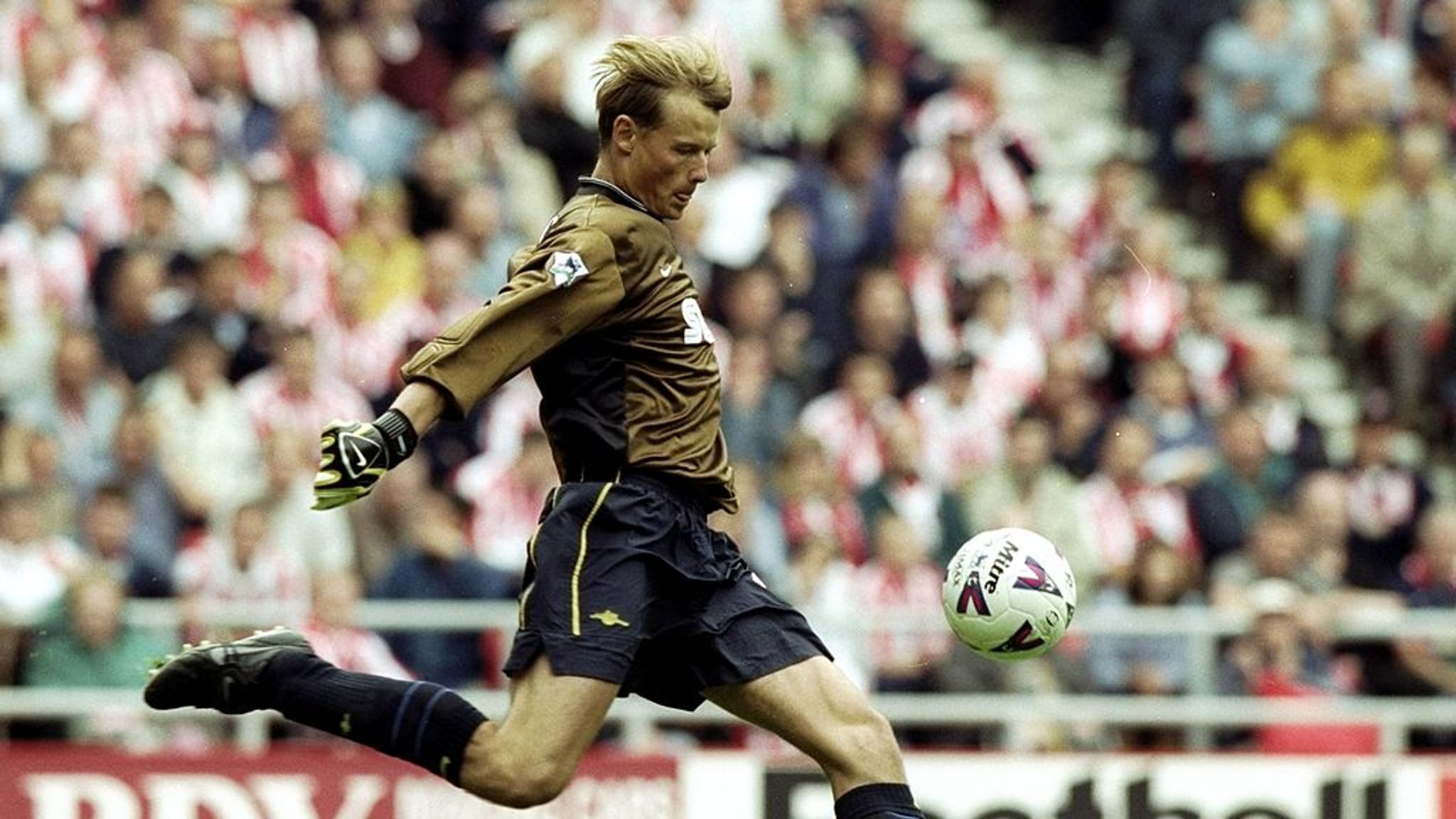 Liverpool's Alex Manninger trained like a lunatic at Arsenal, ex-team ...