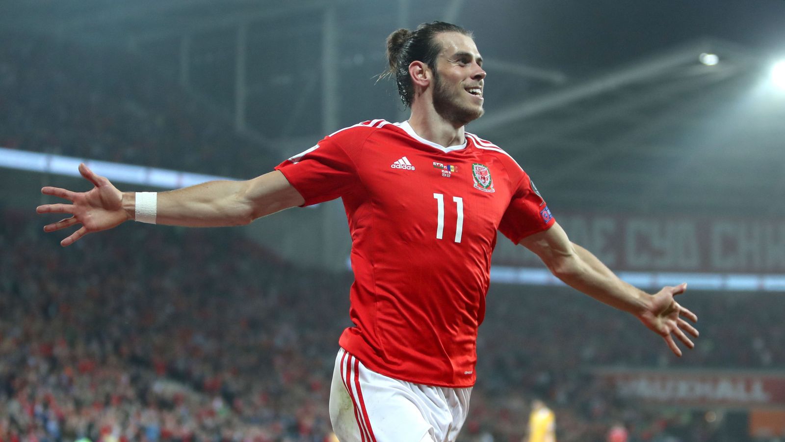 Gareth Bale named Welsh Player of Year at awards ceremony | Football ...