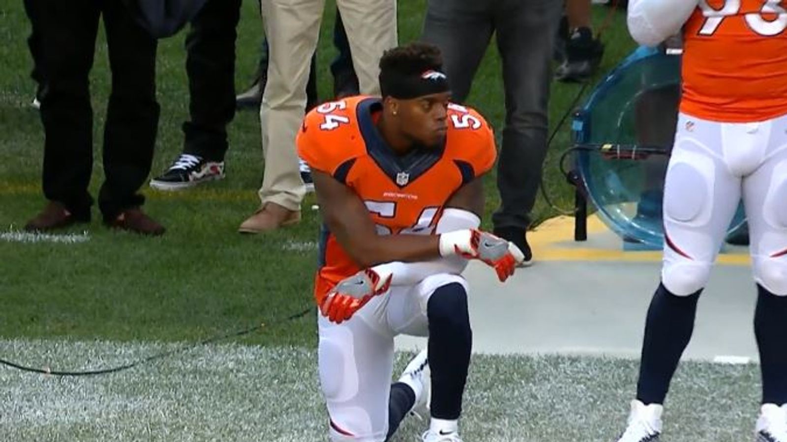 Brandon Marshall kneels for anthem for NFL opener between Denver ...
