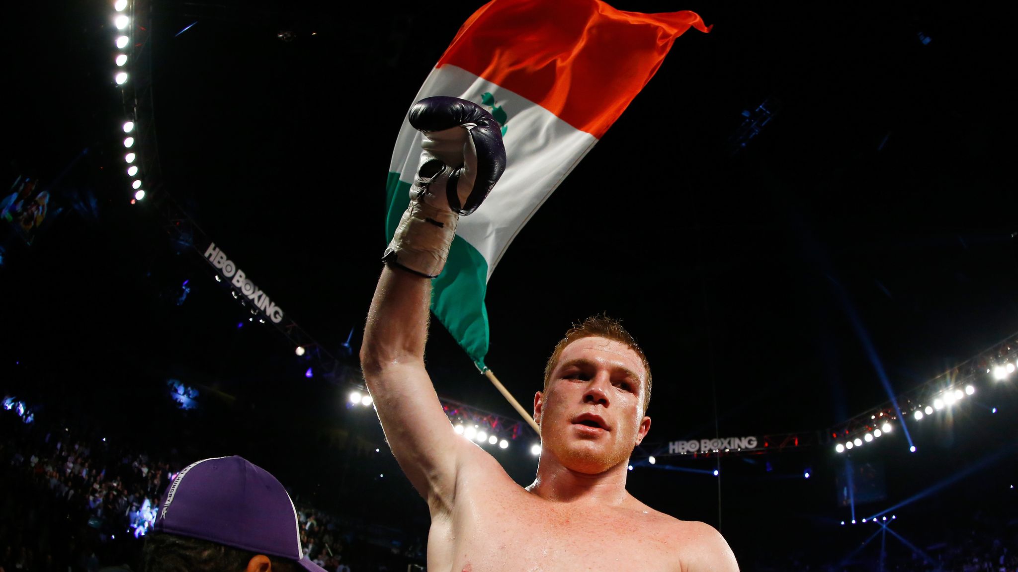 Saul 'Canelo' Alvarez halts Liam Smith in ninth to win WBO world super ...