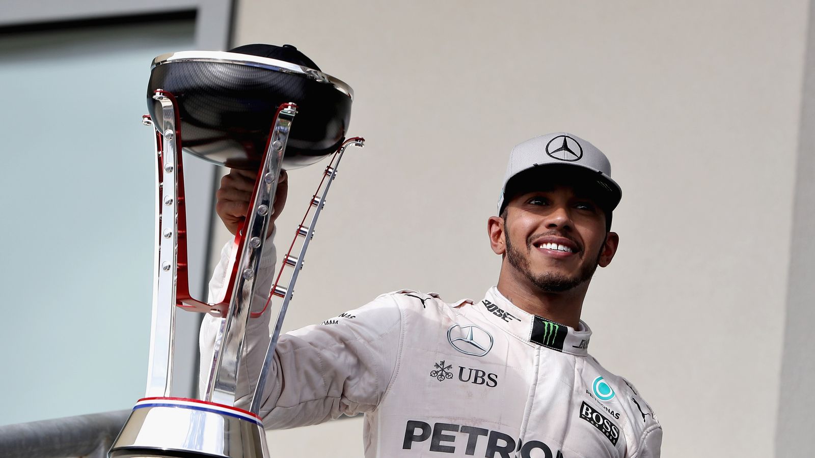 Lewis Hamilton says he won't throw in the towel on 2016 title dream ...