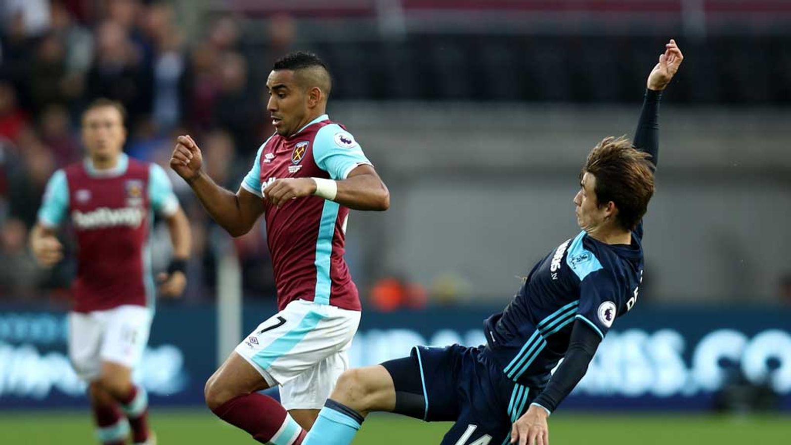 Middlesbrough's Marten De Roon given lift to car by supporters ...