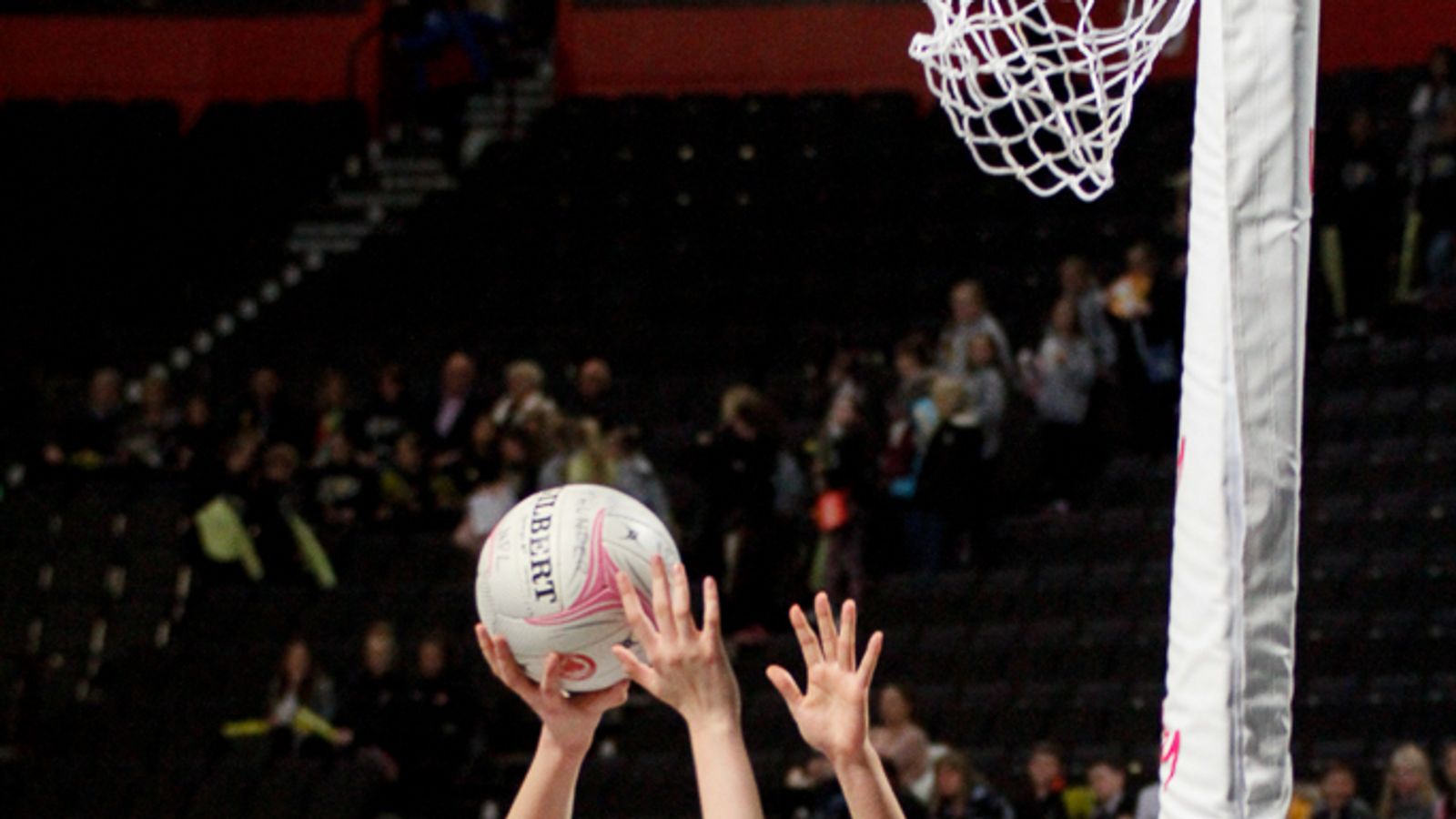 Manchester Thunder sign Amy Clinton for 2017 | Netball News | Sky Sports