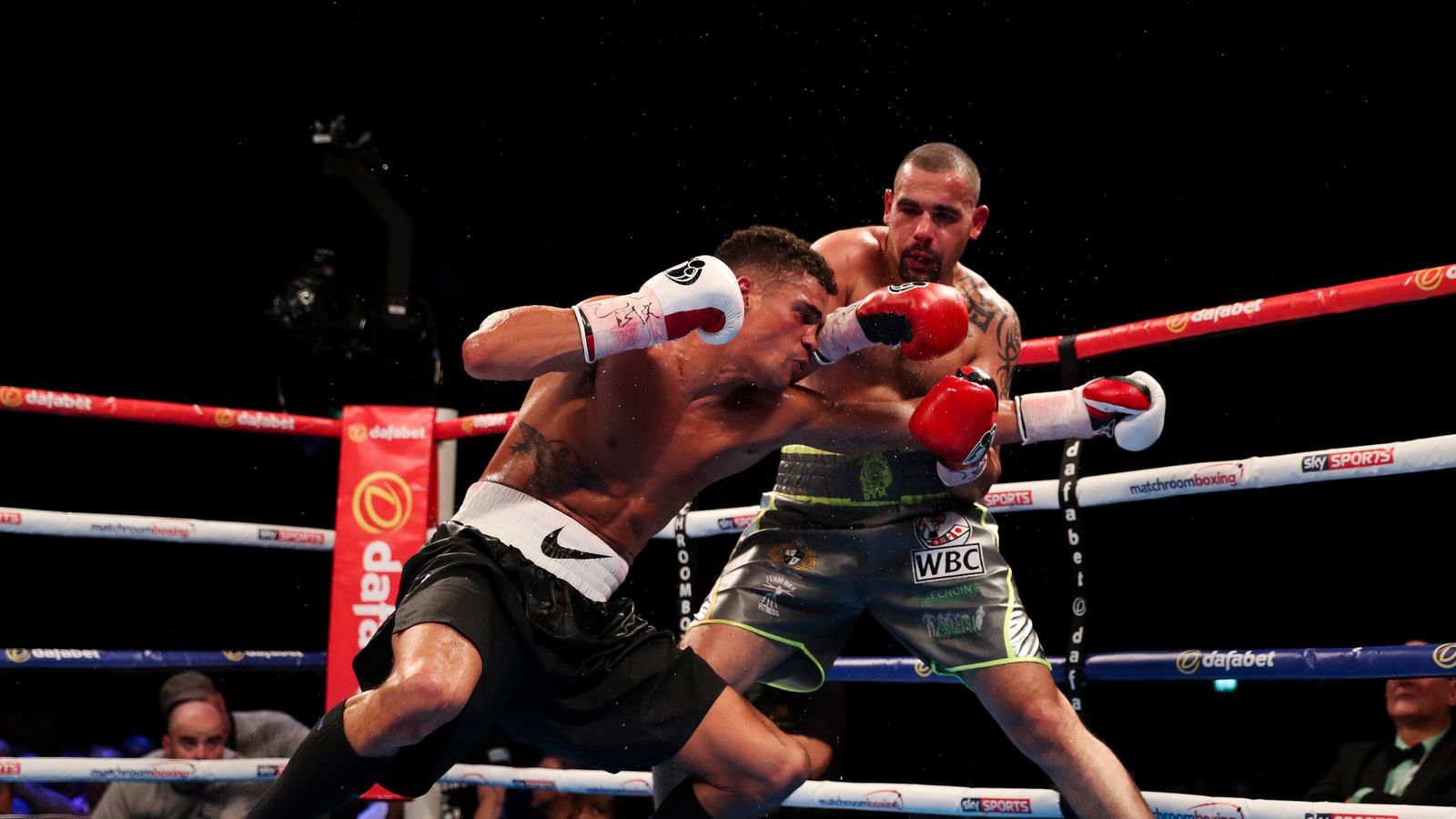 Anthony Ogogo facing spell out after fracturing eye socket | Boxing ...