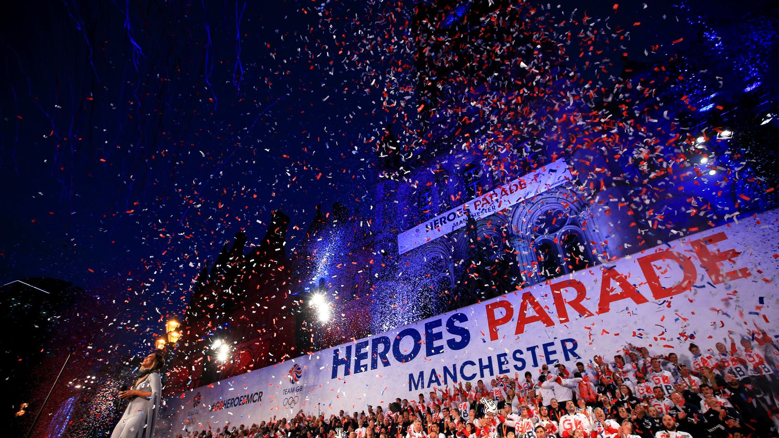 Huge turn-out for Team GB parade through Manchester | Olympics News ...