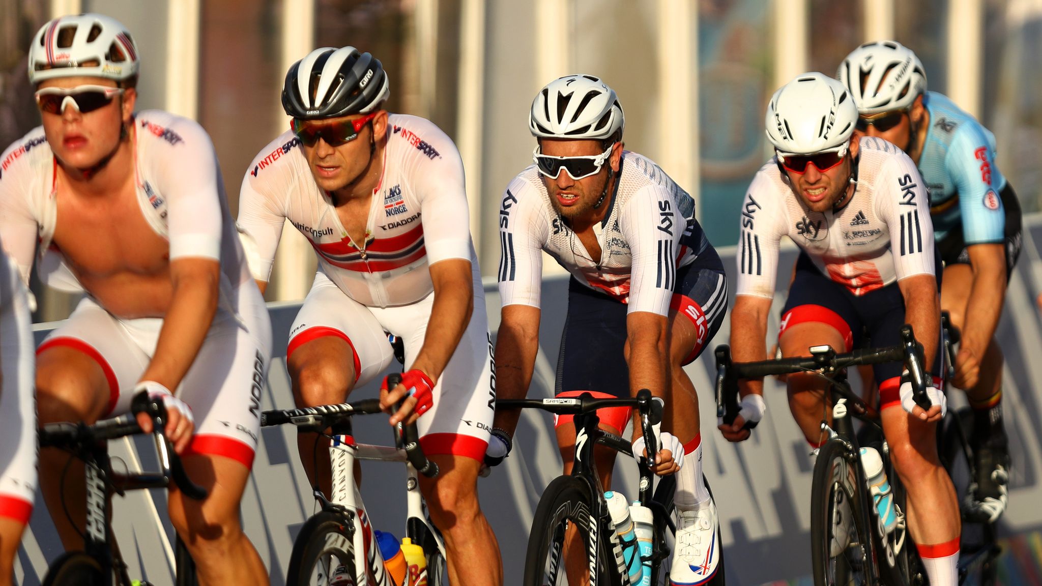 Mark Cavendish second as Peter Sagan retains world road race title ...