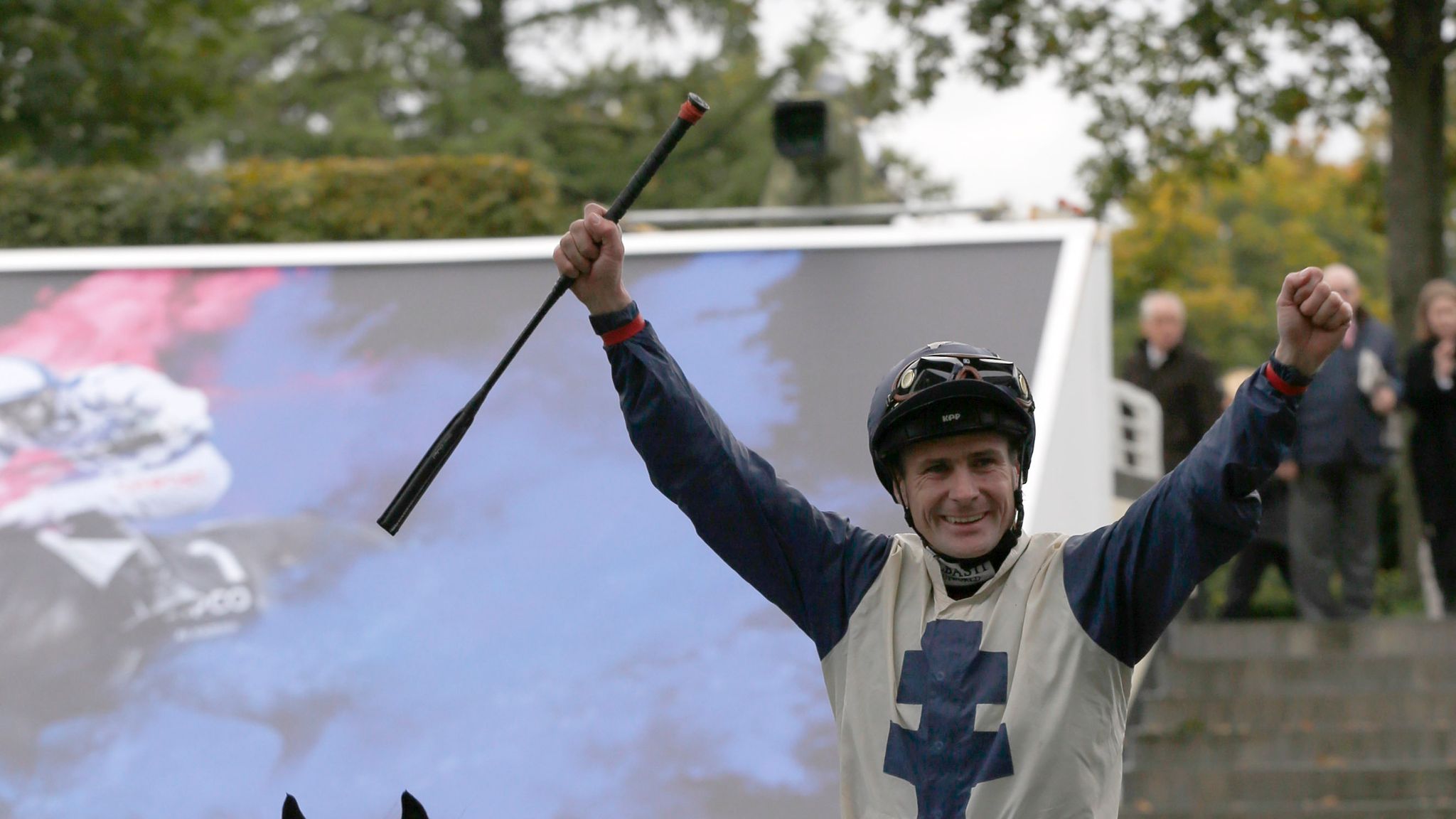 Pat Smullen celebrates with Tempera at Leopardstown | Racing News | Sky ...