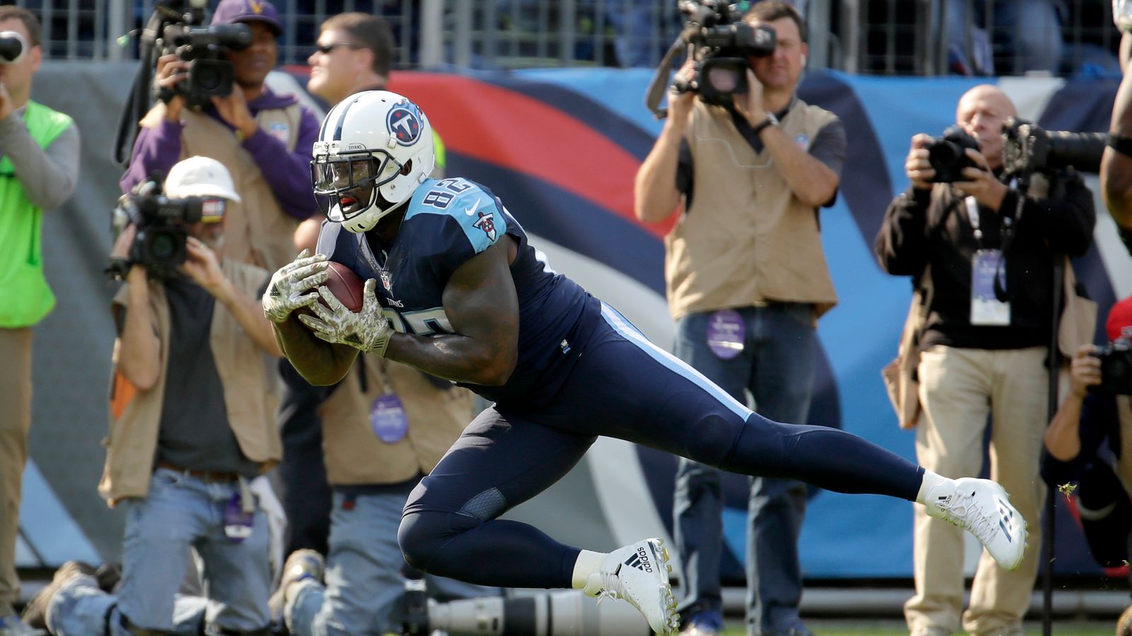 DeMarco Murray throws touchdown pass to Delanie Walker | NFL News | Sky ...