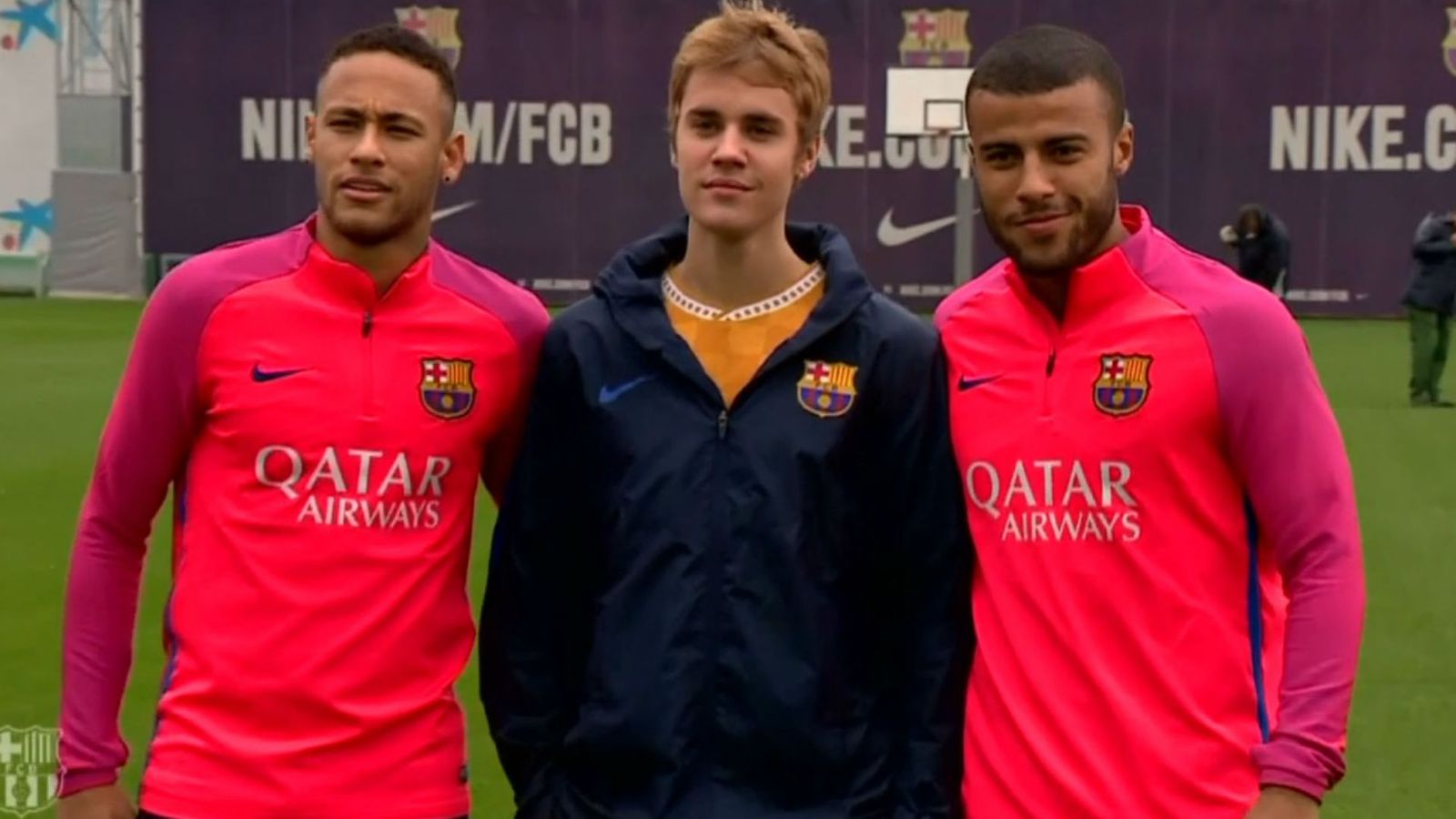 Justin Bieber trains with Barcelona | Football News | Sky Sports