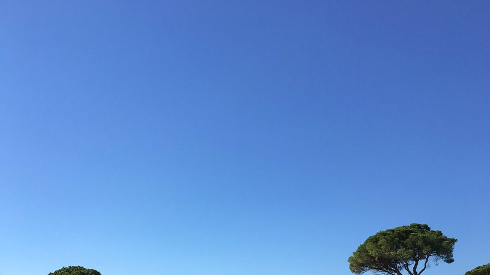 The Turkish Airlines Open features a tee box on the roof of a villa ...