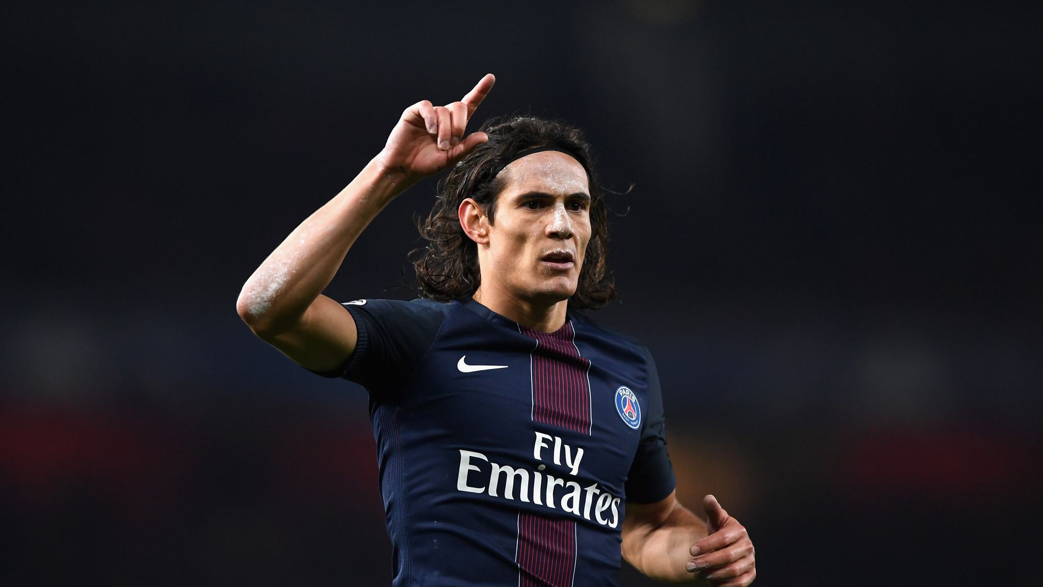 Edinson Cavani brace extends PSG run to seven games | Football News ...