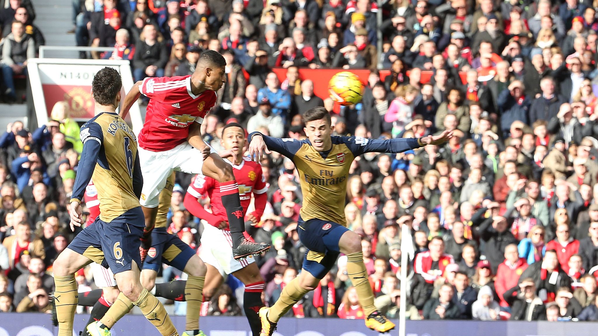 Arsene Wenger friendly with Sir Alex Ferguson after Arsenal rivalry ...