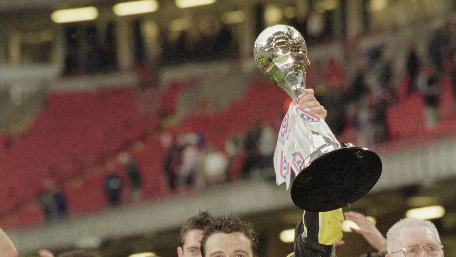 Former Port Vale and Wigan defender Matt Carragher dies aged 40 ...