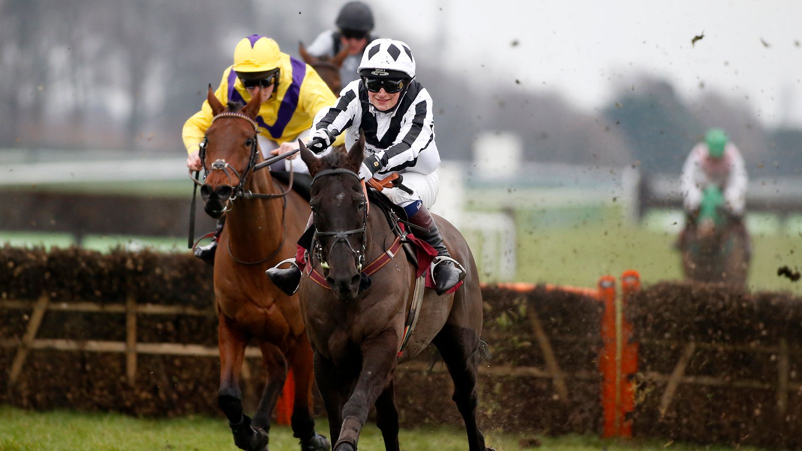 Review of the action from Haydock as Deepsand wins at 25/1 under ...