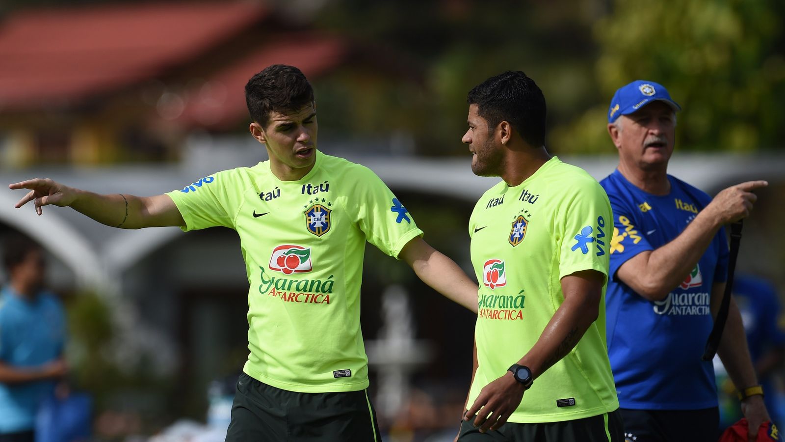 Hulk says he helped to convince Oscar to leave Chelsea and join ...