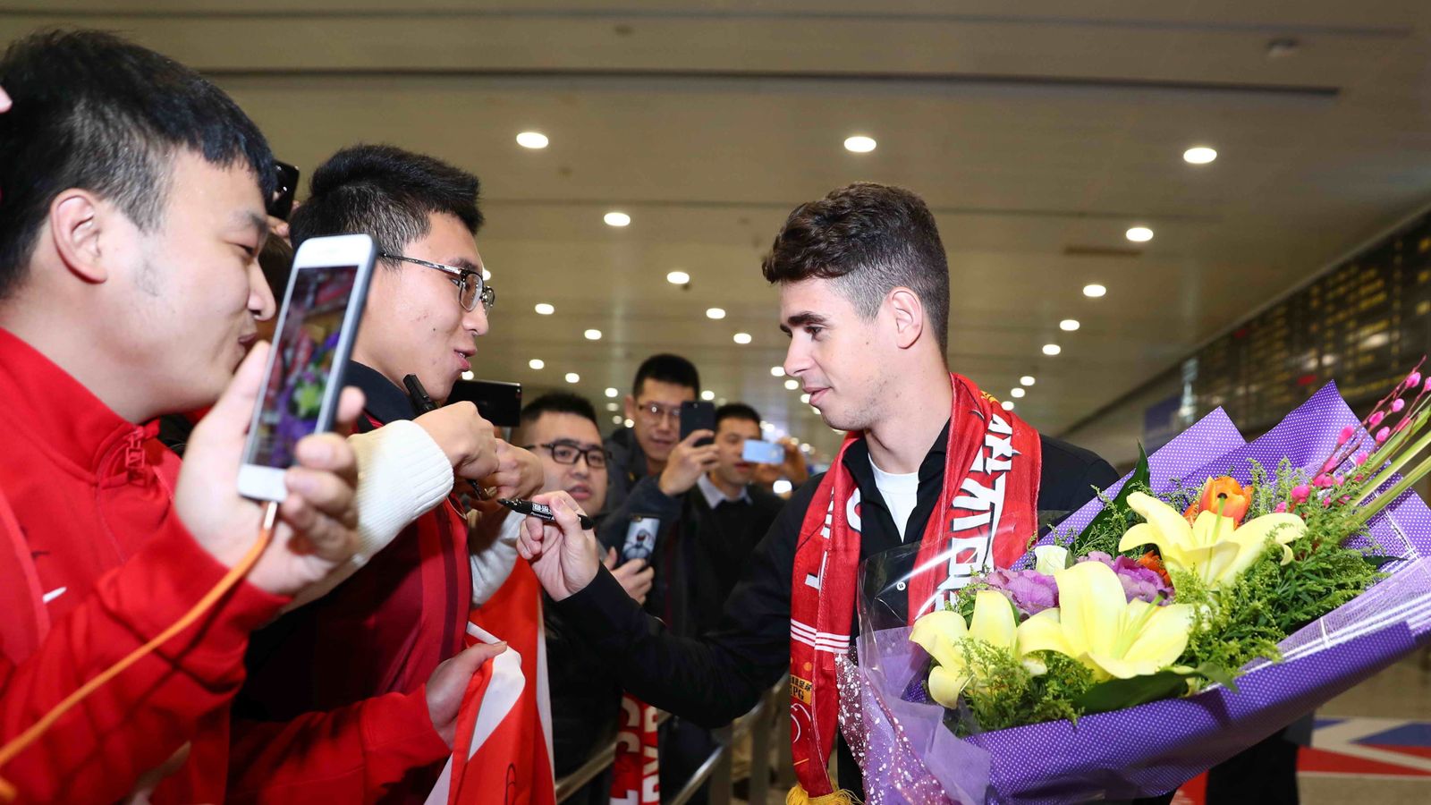 Oscar arrives in China after making £60m Shanghai move | Football News ...