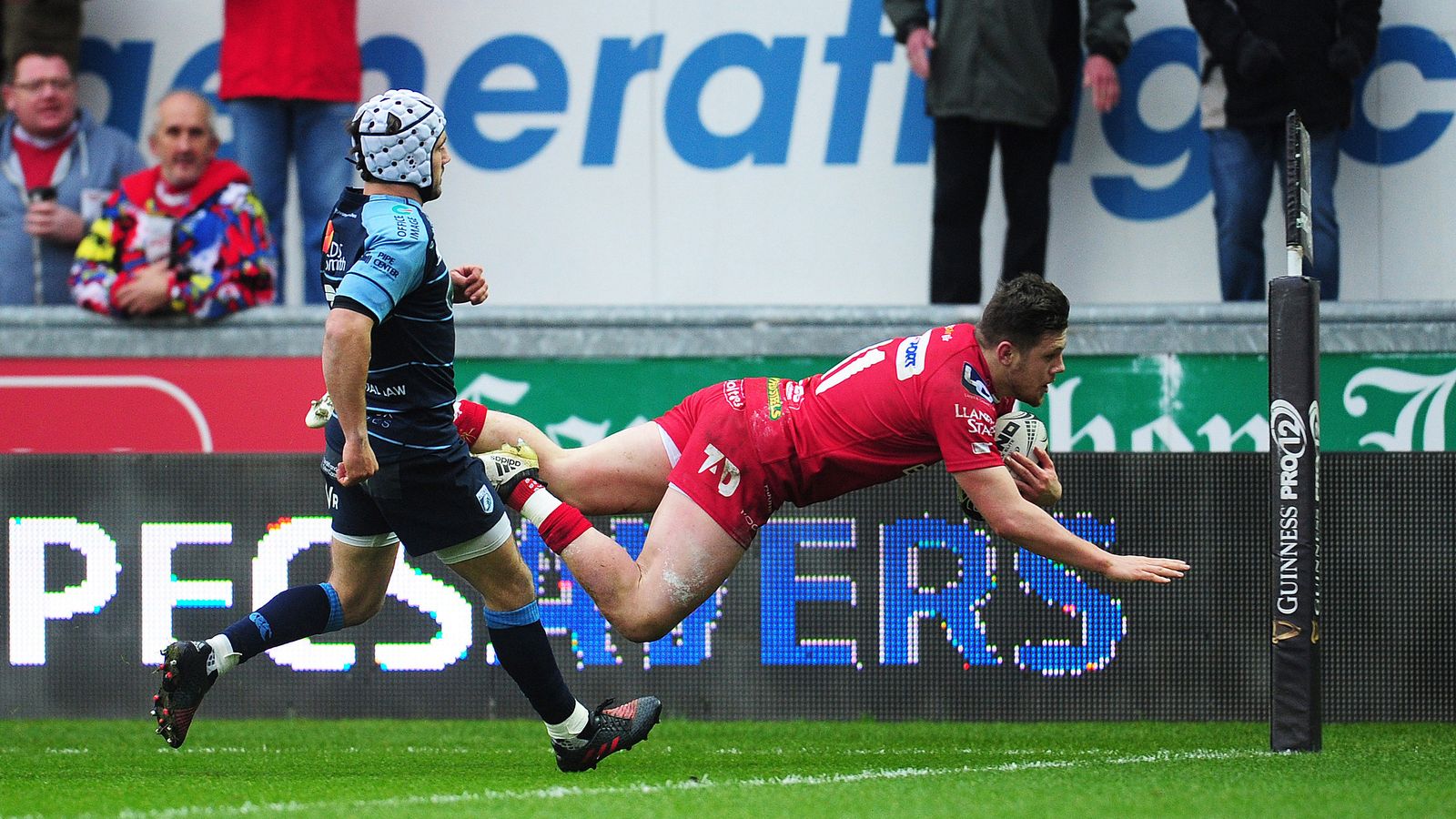Scarlets 15 - 10 Cardiff Rugby - Match Report & Highlights