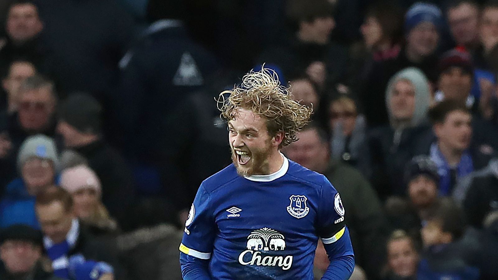 Everton midfielder Tom Davies wins PFA Fans' Premier League Player of ...