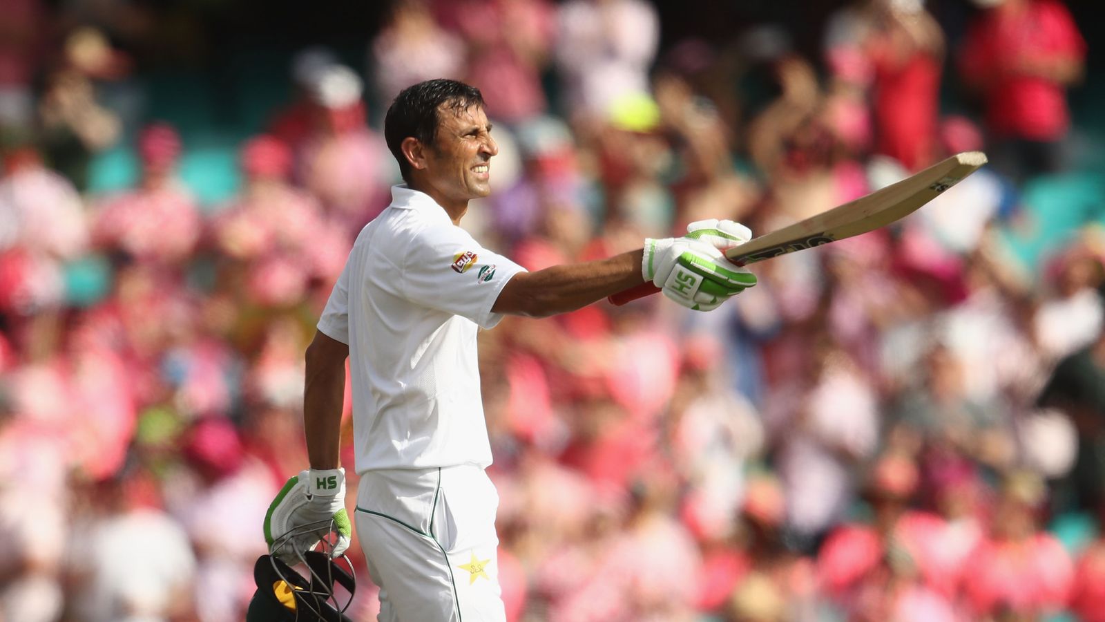 Younus Khan hits historic ton but Pakistan face defeat against ...