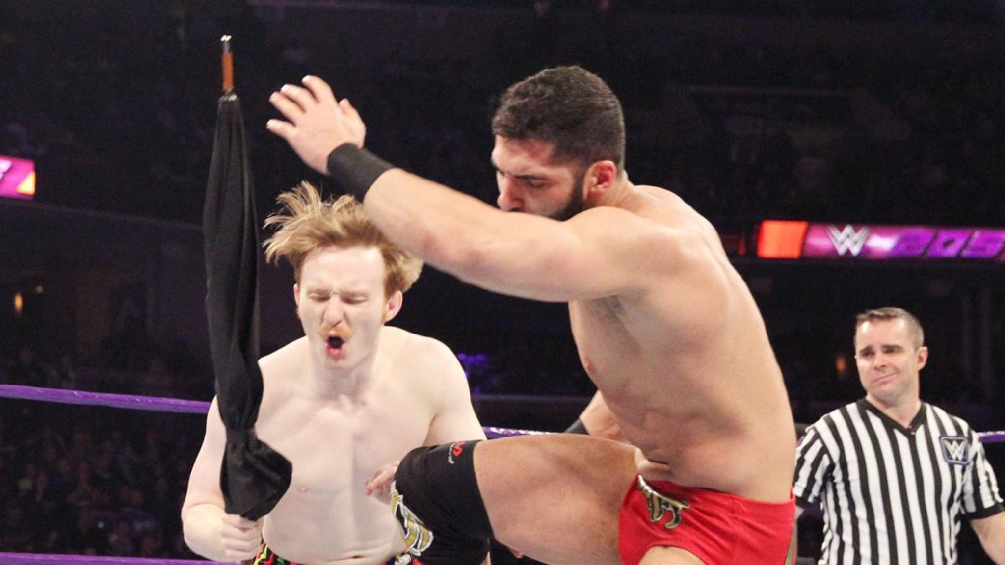WWE 205 Live: Jack Gallagher downs Ariya Daivari with umbrella ...