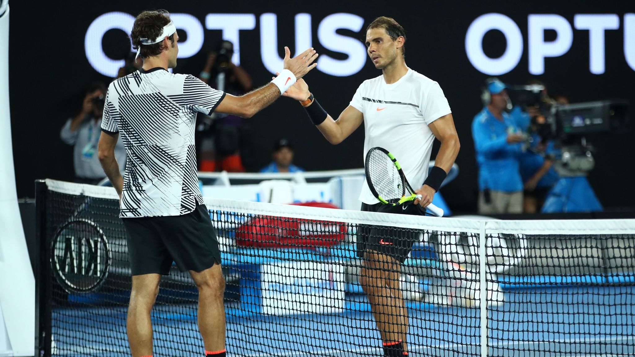 Roger Federer beats Rafael Nadal 6-4 3-6 6-1 3-6 6-3 to win Australian ...