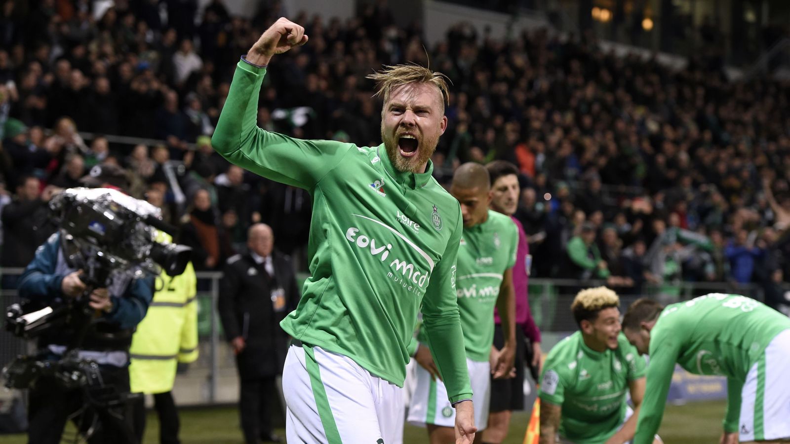 Ligue 1 round-up: St Etienne edge ill-tempered clash with Lyon ...