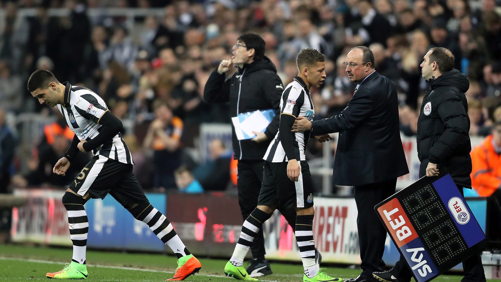 Newcastle striker Dwight Gayle out for a month with hamstring injury ...