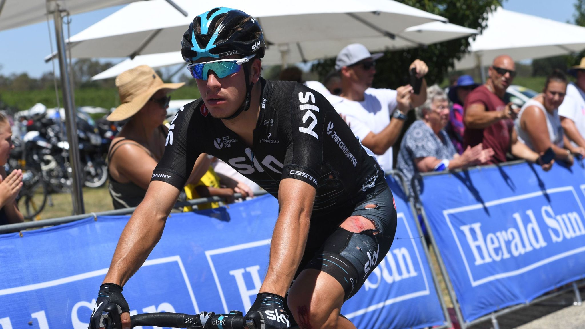 Danny van Poppel crashes in chaotic Herald Sun Tour stage three finish ...