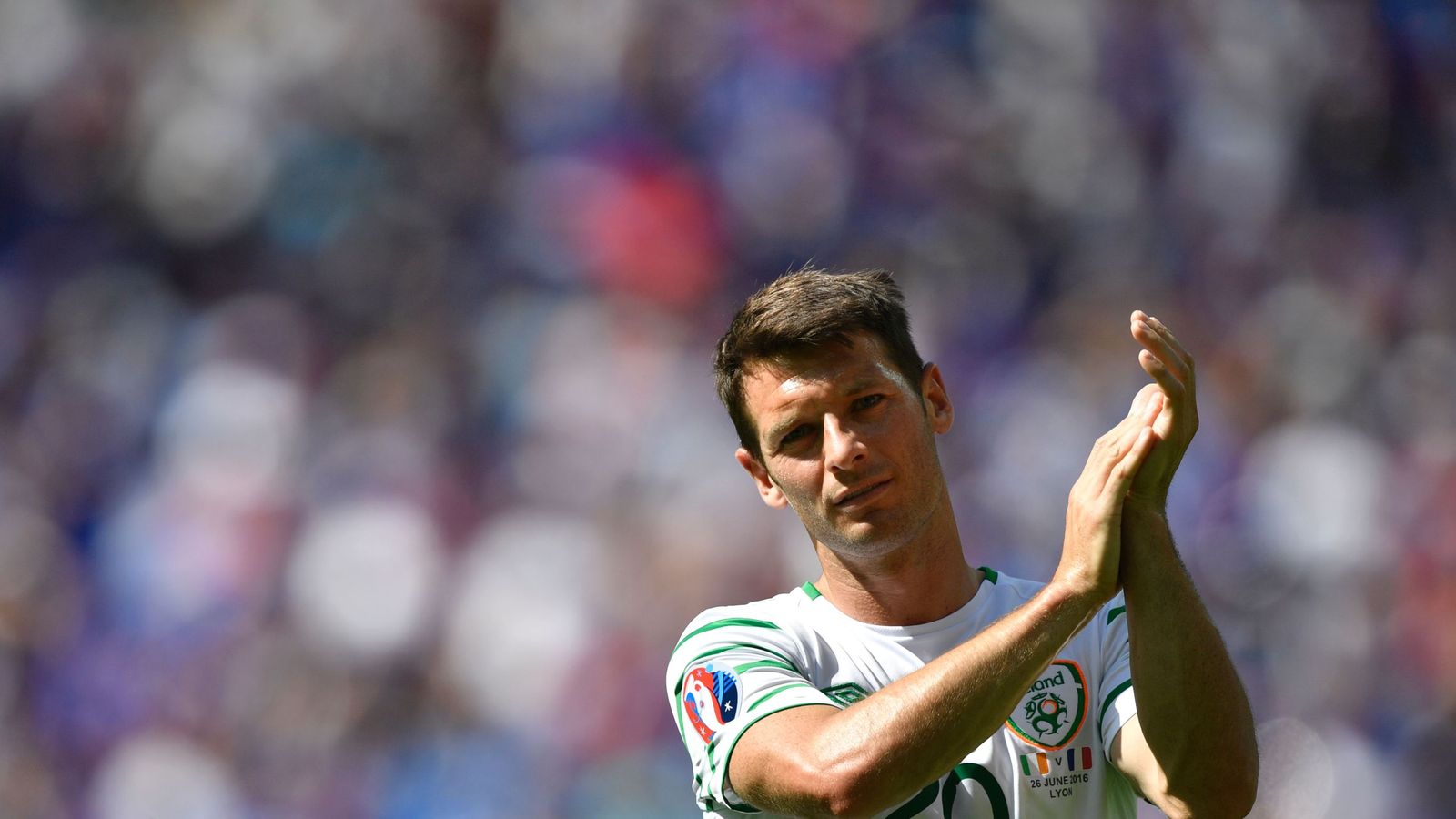 Republic of Ireland midfielder Wes Hoolahan retires from international ...