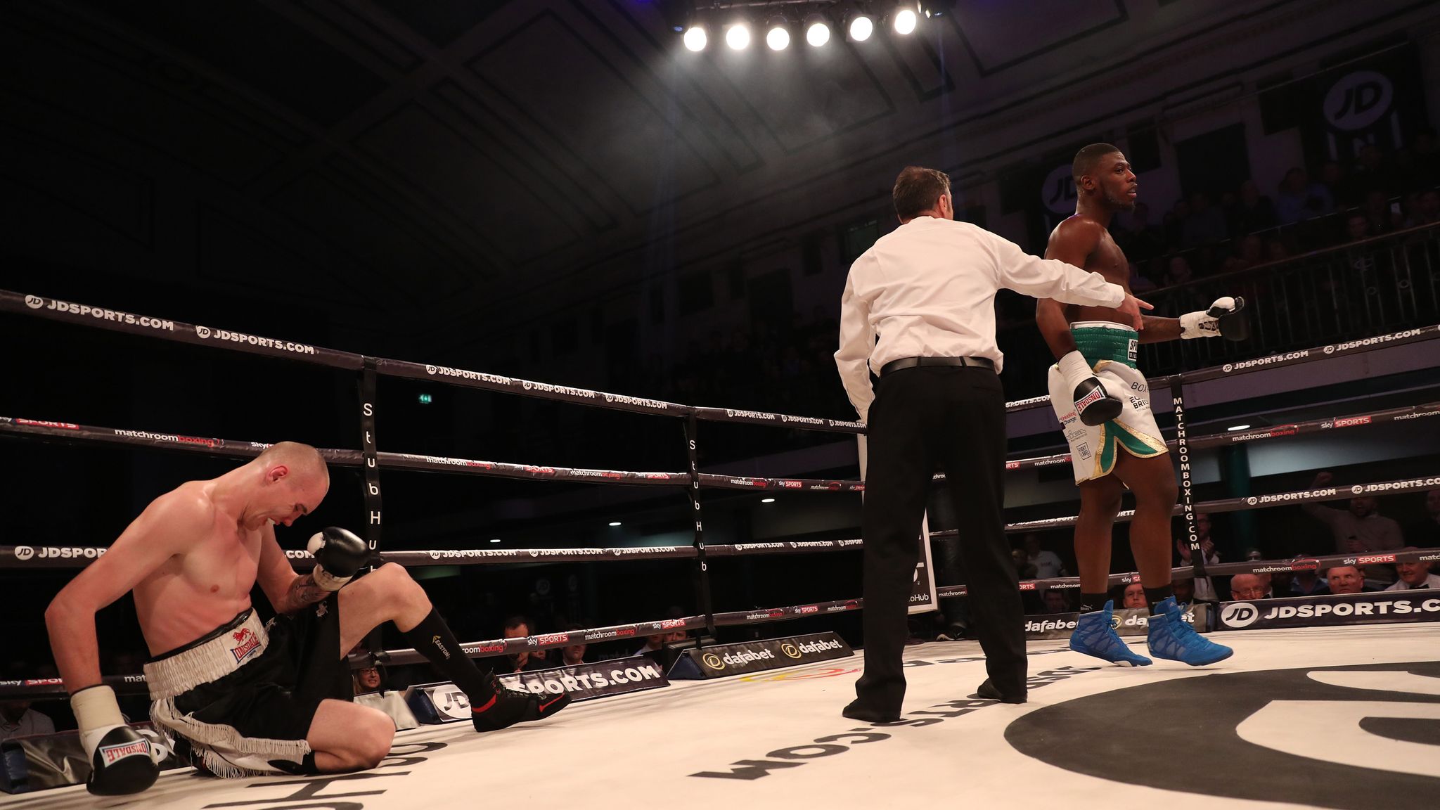 York Hall is a special venue in the hearts of boxing fans - reflecting ...