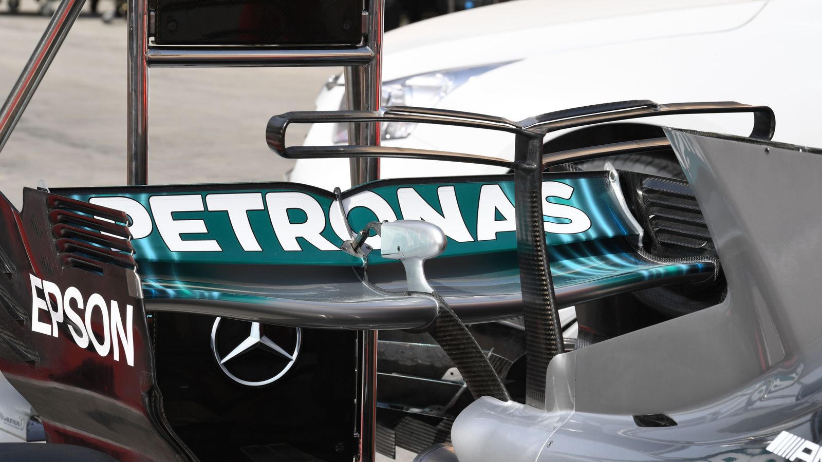 T-wings and shark fin engine covers to be banned from F1 in 2018 | F1 ...