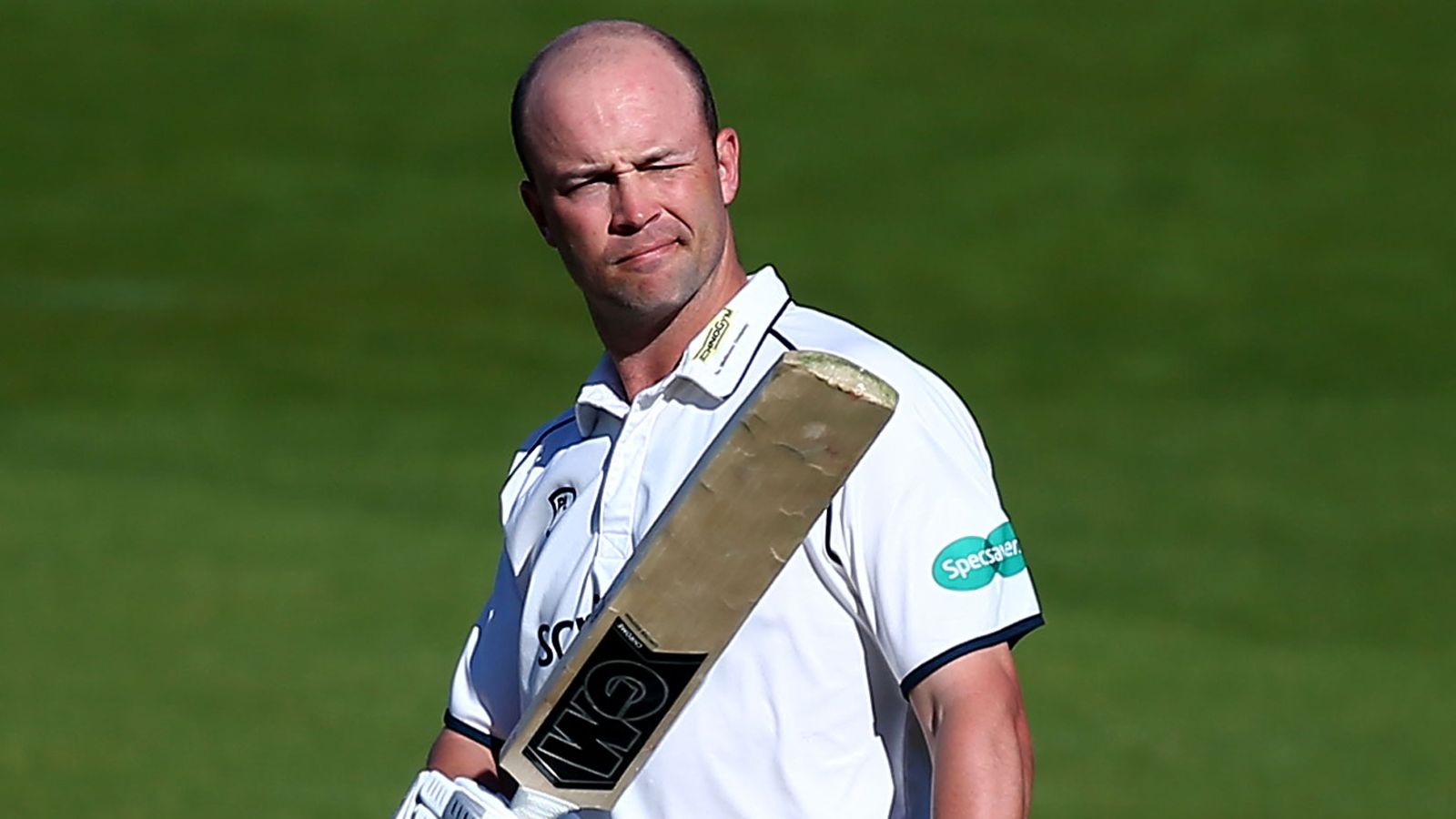 Jonathan Trott sets up thrilling finish between Warwickshire and ...