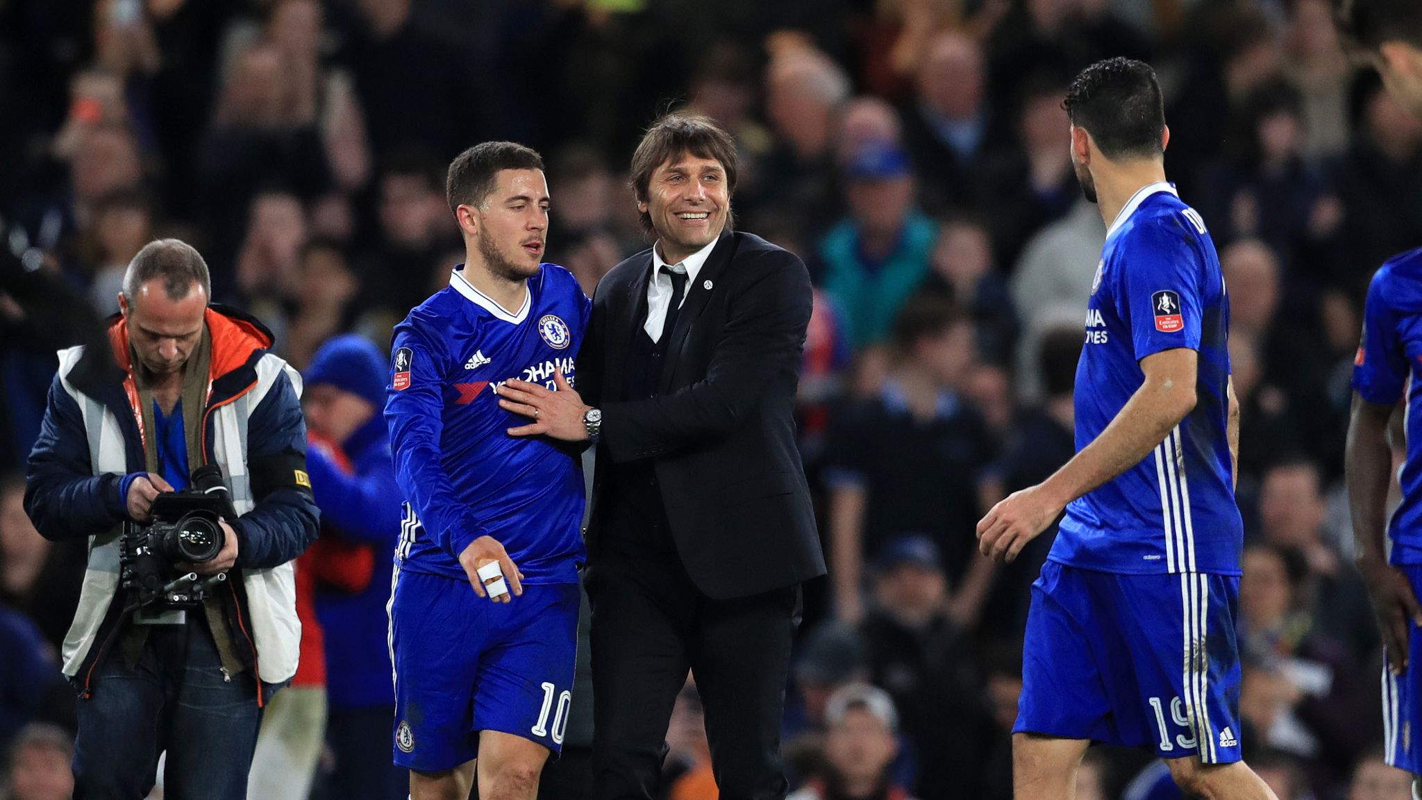 Eden Hazard believes he can win Ballon d'Or playing for Chelsea ...