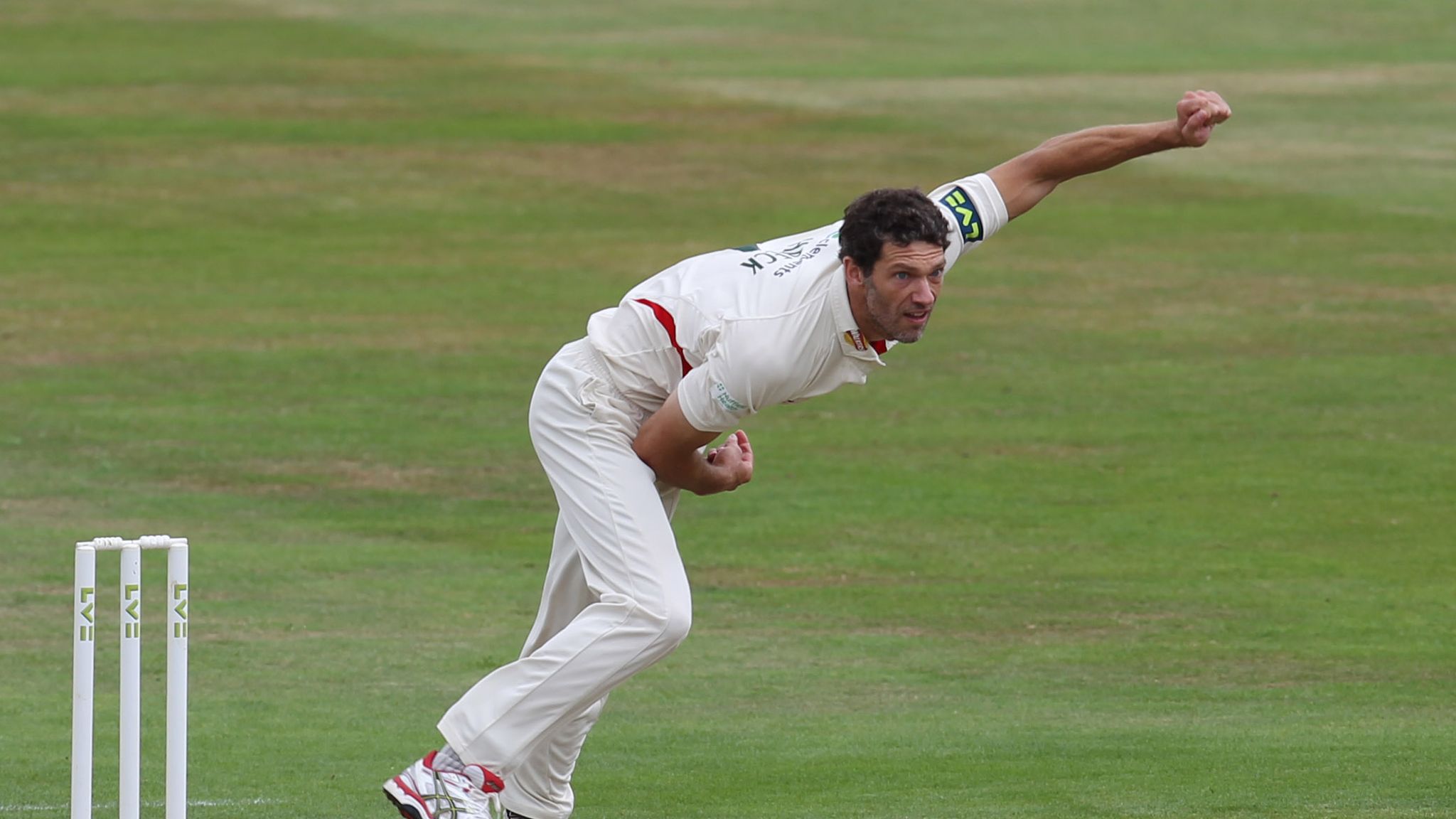 Leicestershire bowler Charlie Shreck retires from all forms of cricket ...